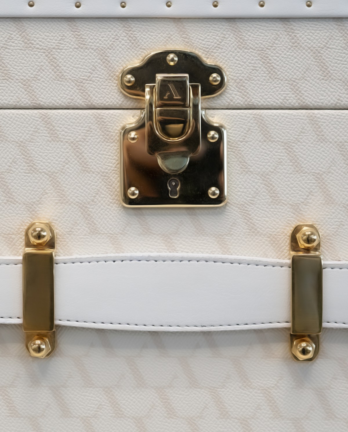 Custom Trunks – Albidaa