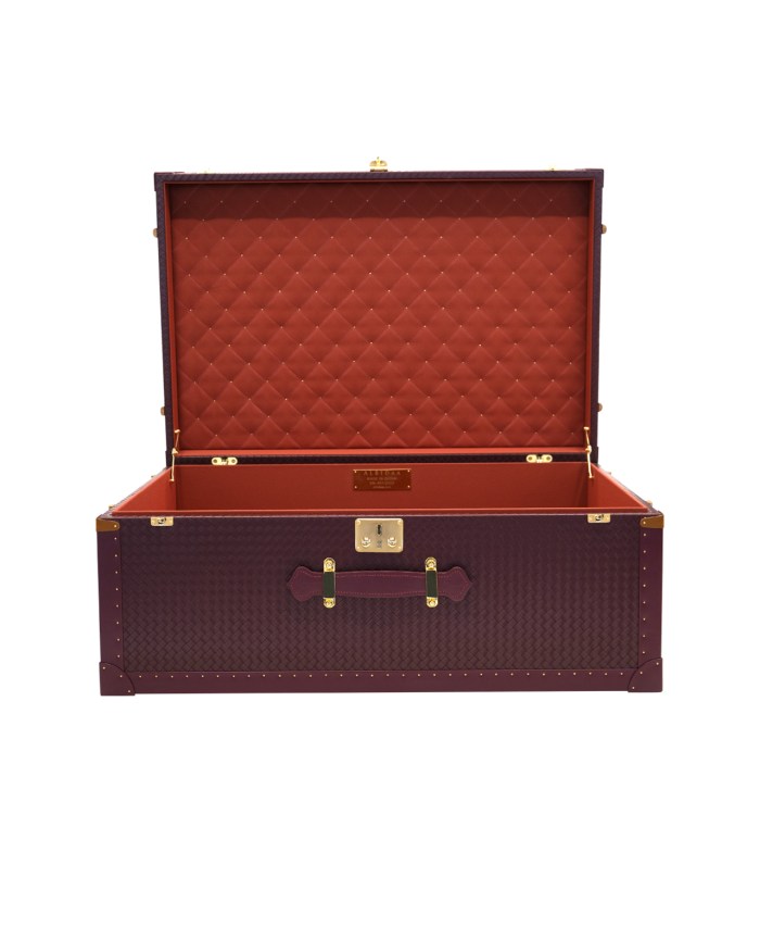 Maroon Trunk – Albidaa